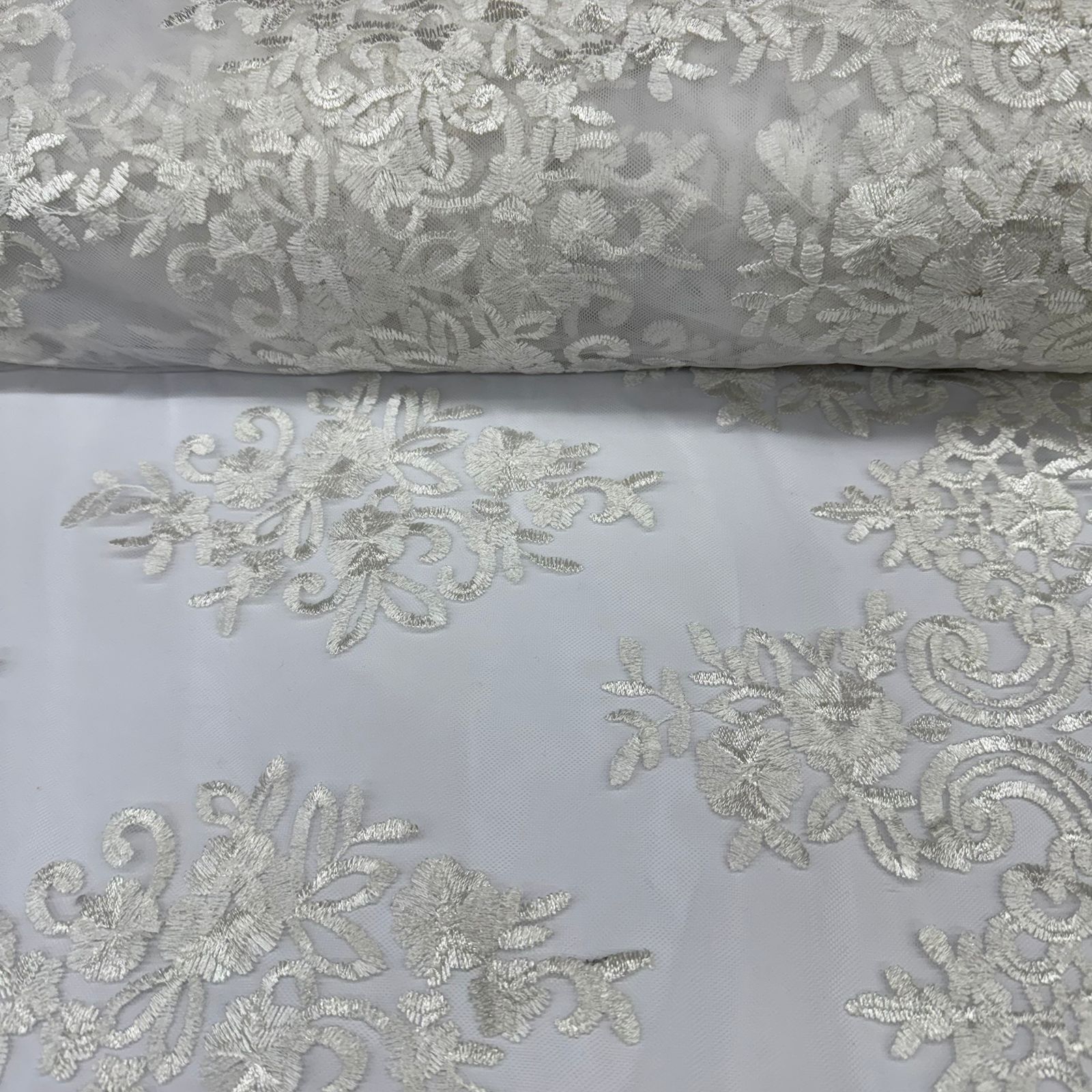 Tule Bordado Branco Viena